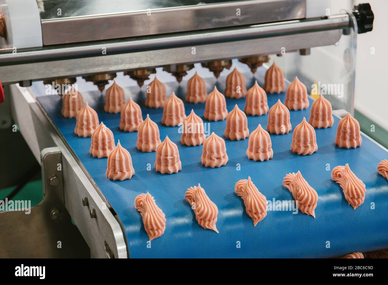 equipment blanks of dough, a machine for stacking cookies with the ...