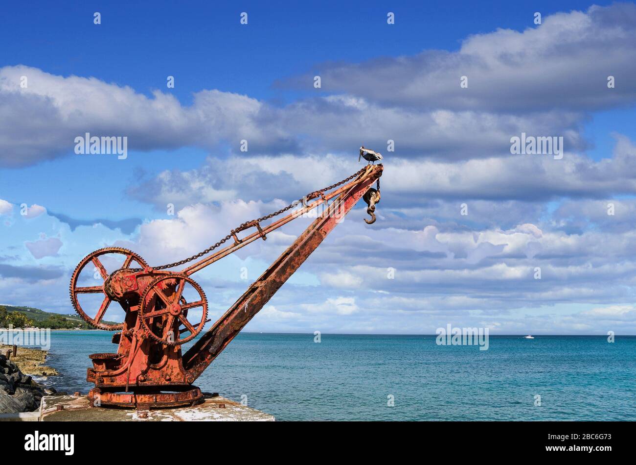 Rusty crane hi-res stock photography and images - Alamy