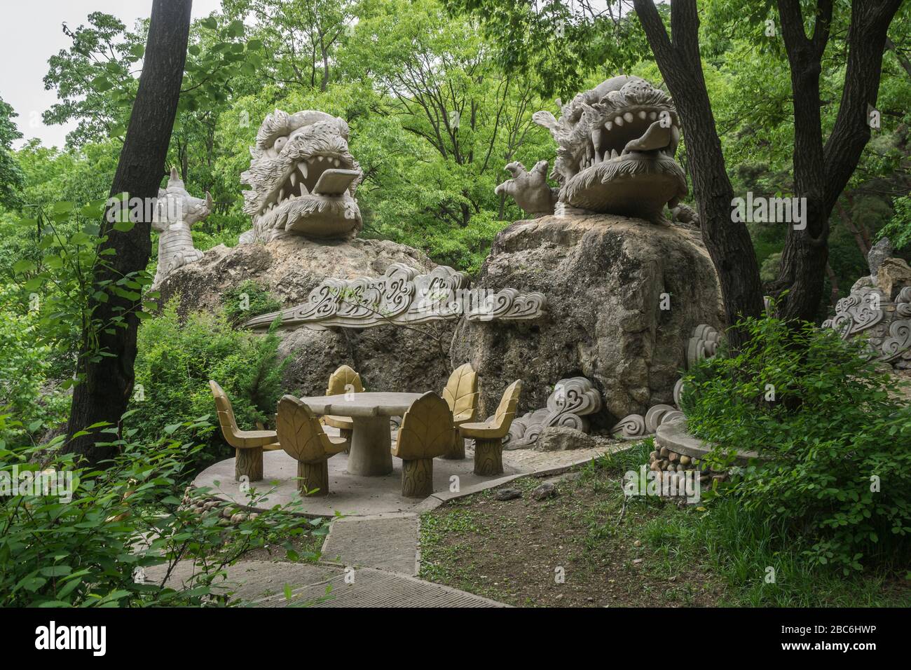 Korean dragon hi-res stock photography and images - Alamy