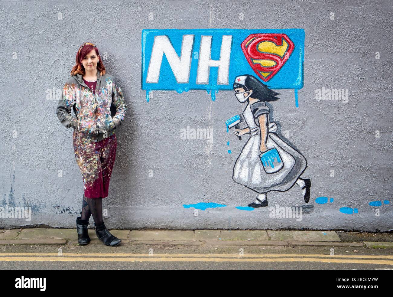 Supporting artist hi-res stock photography and images - Alamy