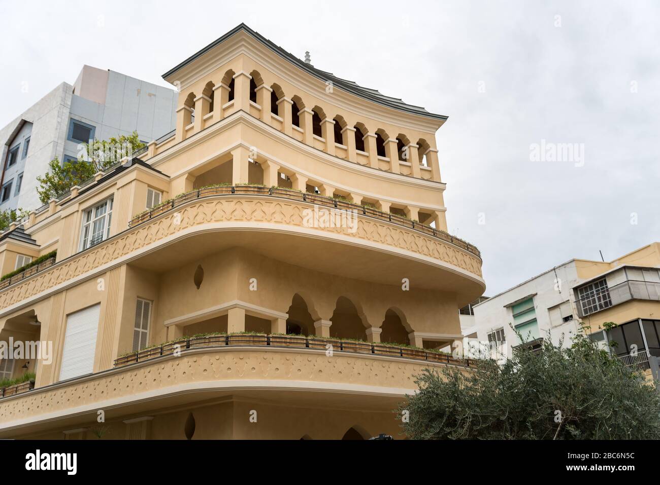 The pagoda house hi-res stock photography and images - Alamy