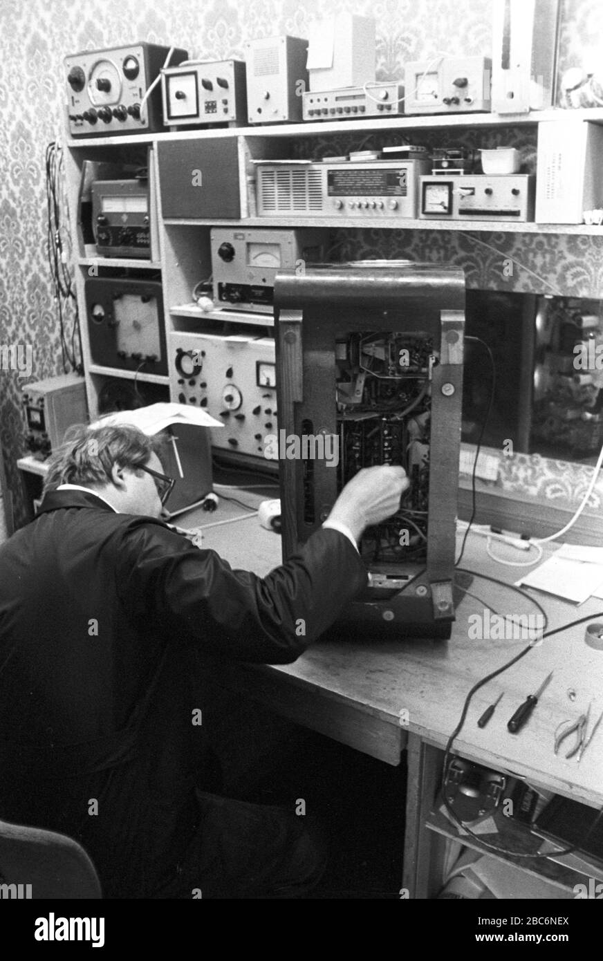 1980 television sets hi-res stock photography and images - Alamy