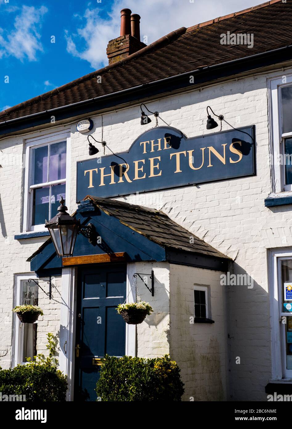 The three tuns great bedwyn hi-res stock photography and images - Alamy