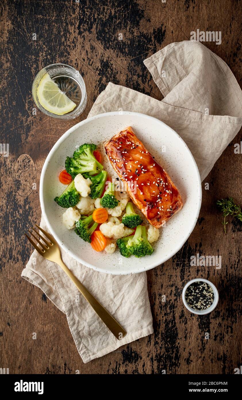 Steam salmon and vegetables, Paleo, keto, fodmap, dash diet ...