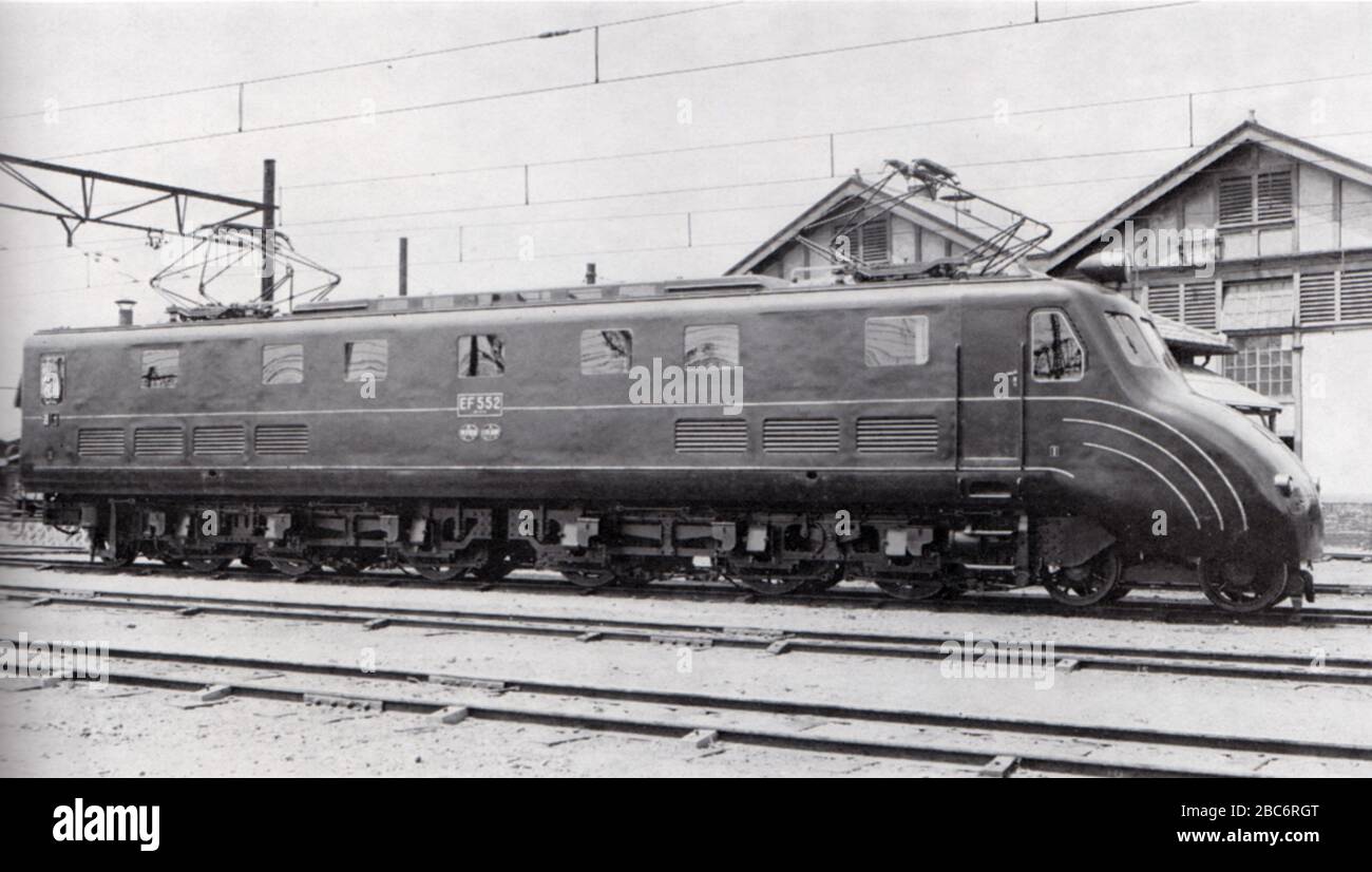 Streamlined locomotives hi-res stock photography and images - Alamy