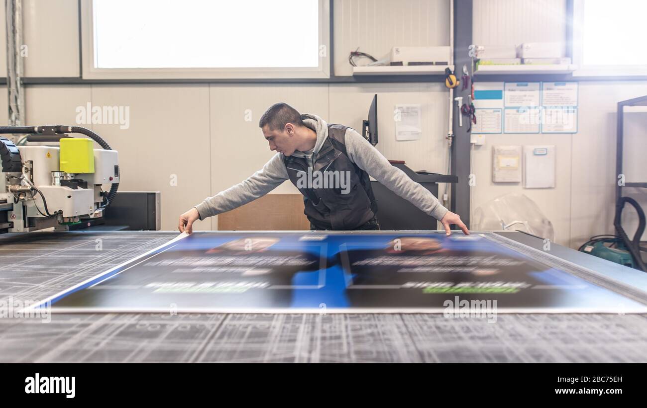 Cnc cutting table hi-res stock photography and images - Alamy