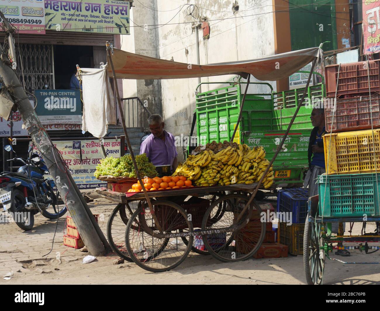 Street Fruit Vendor India Cart High Resolution Stock Photography and ...