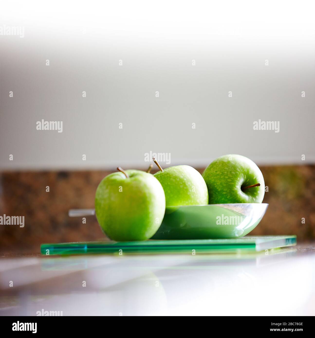 Three green apples hi-res stock photography and images - Alamy