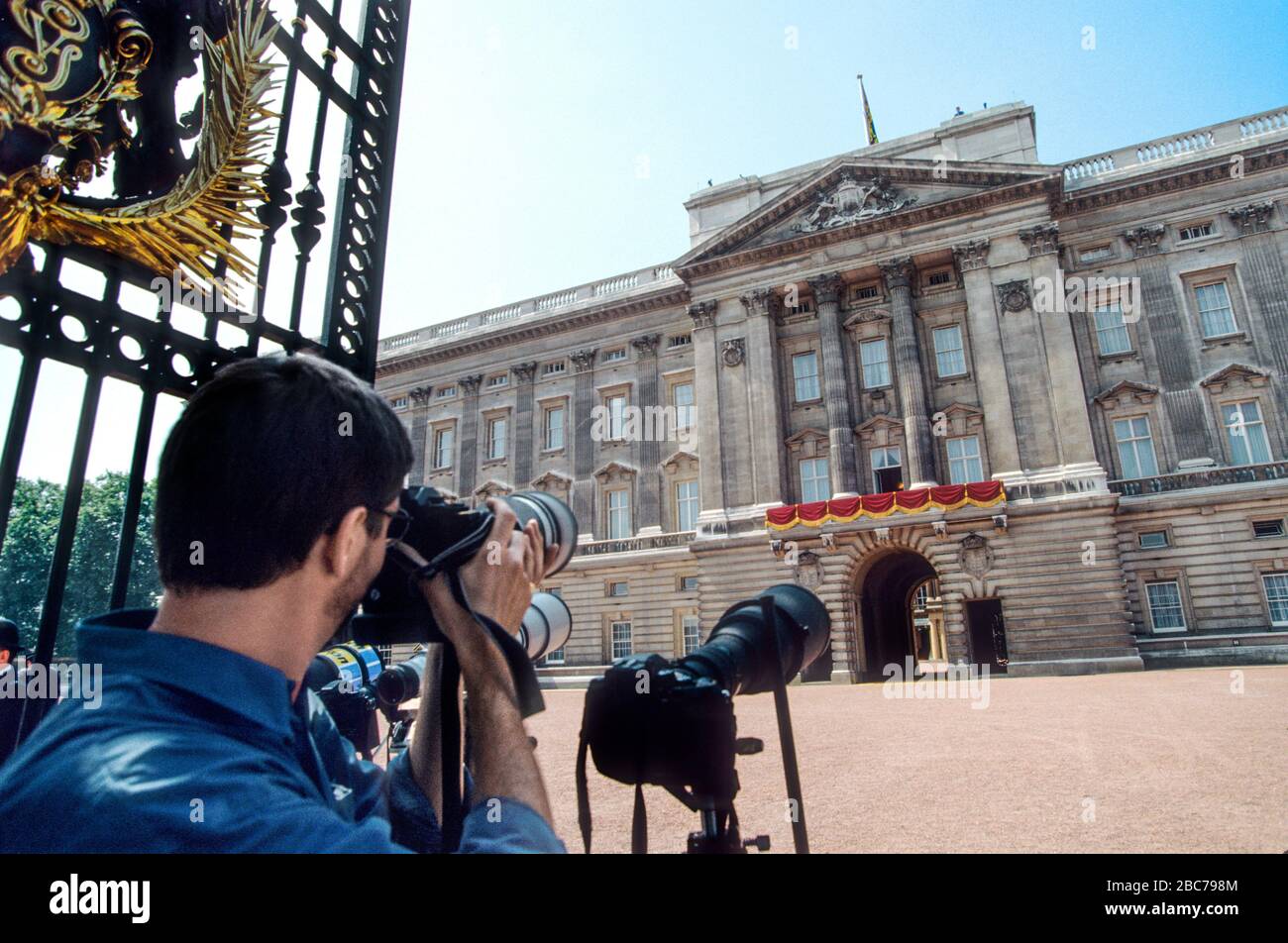 Trooping of the Colour. The cameras and lenses of the World's media ...