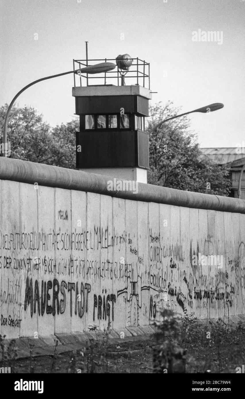 Some of the last photos featuring the Berlin Wall from the West German ...