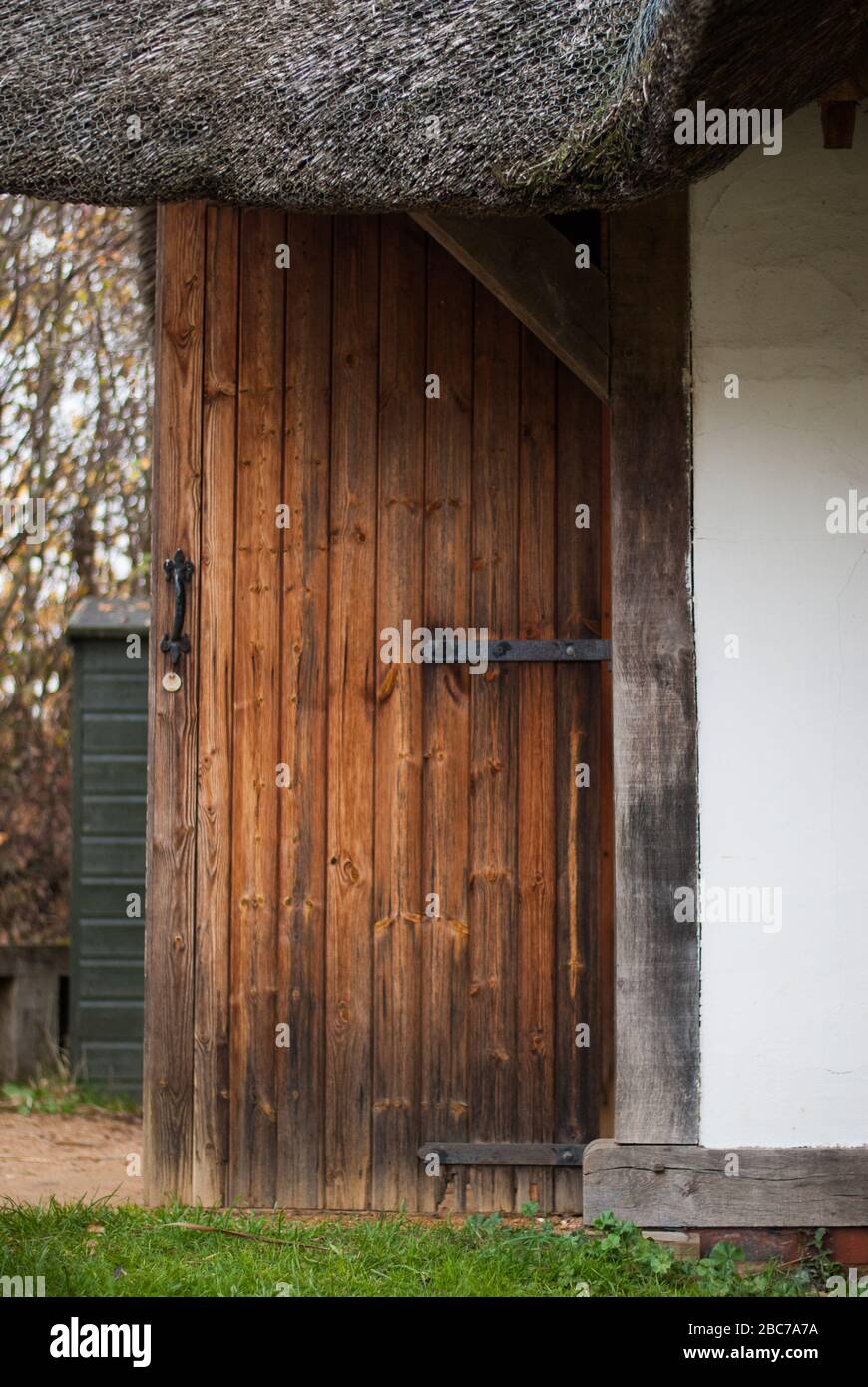 Timber Cottage Bark Thatched Roof Wetland Centre, Queen Elizabeth's ...
