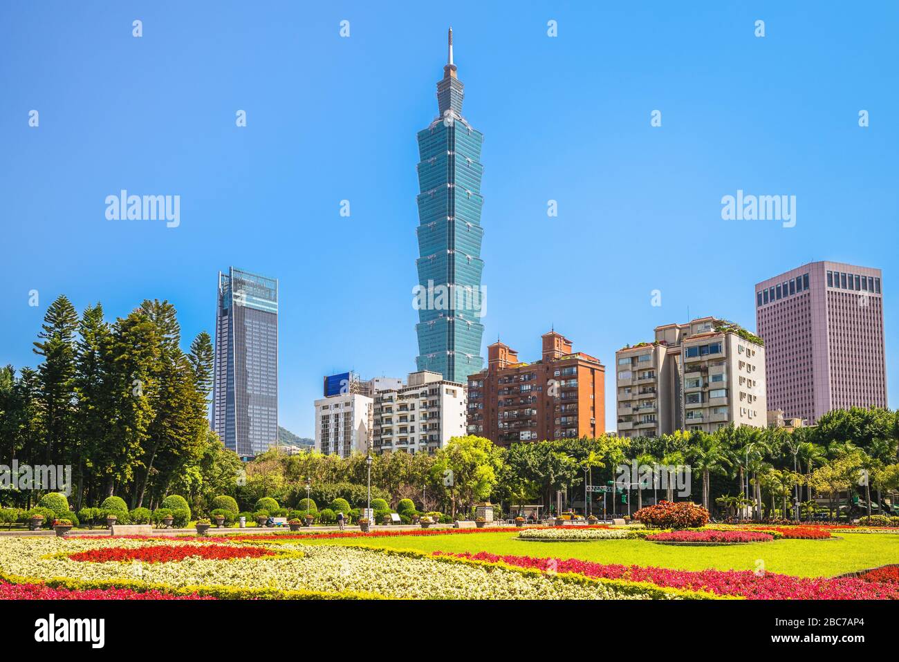 Taipei 101 mall hi-res stock photography and images - Alamy