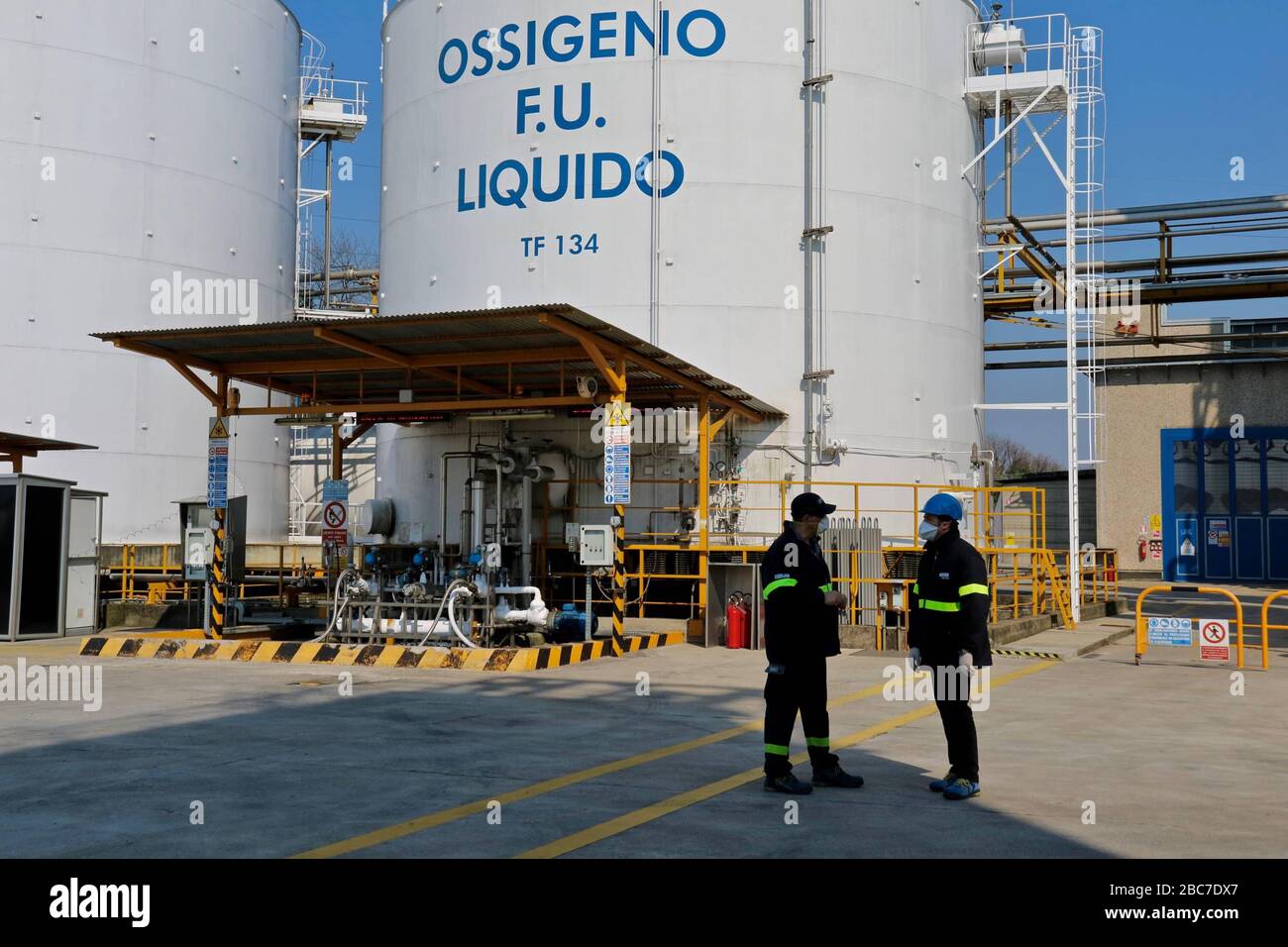 Oxygen storage plant hi-res stock photography and images - Alamy