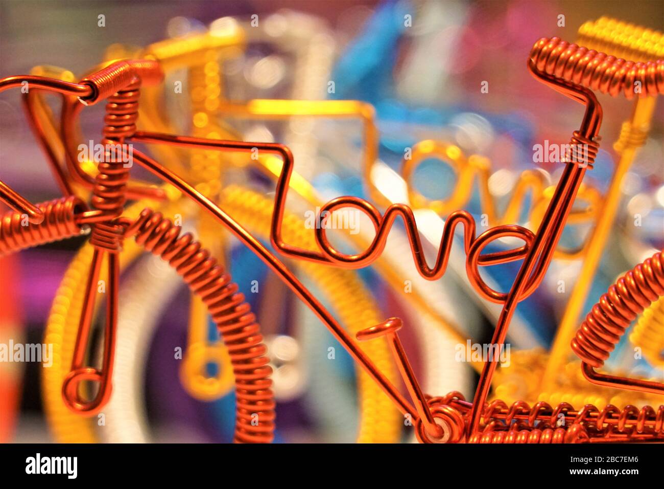 Love bicycle - handmade wire frame model Stock Photo - Alamy
