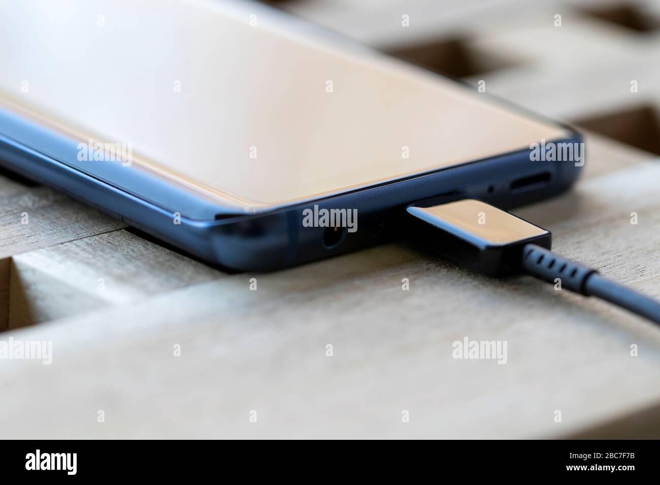 Phone charging bus hi-res stock photography and images - Alamy