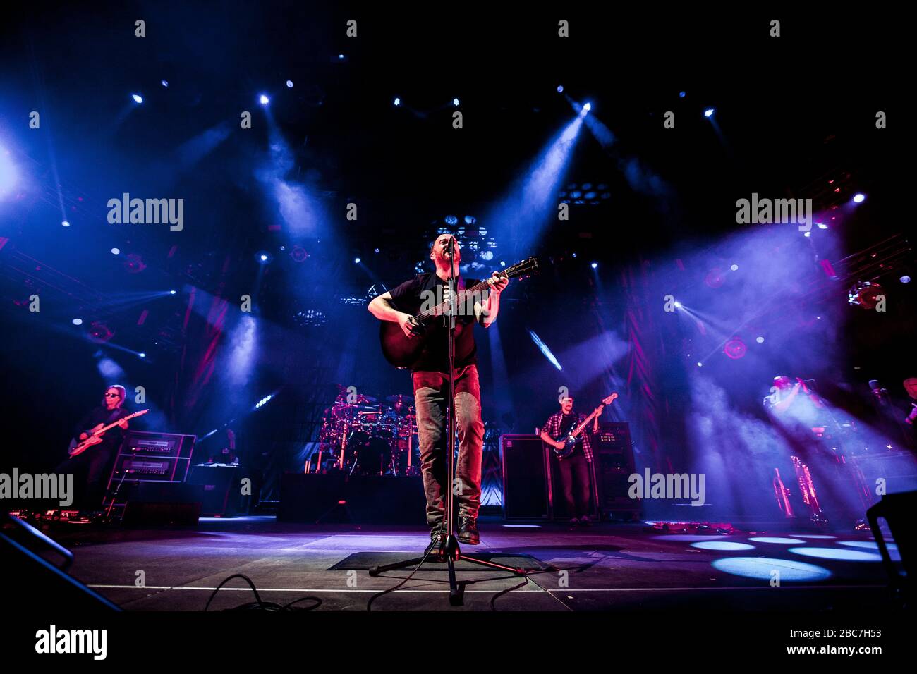 Dave john matthews songwriter hi-res stock photography and images - Alamy