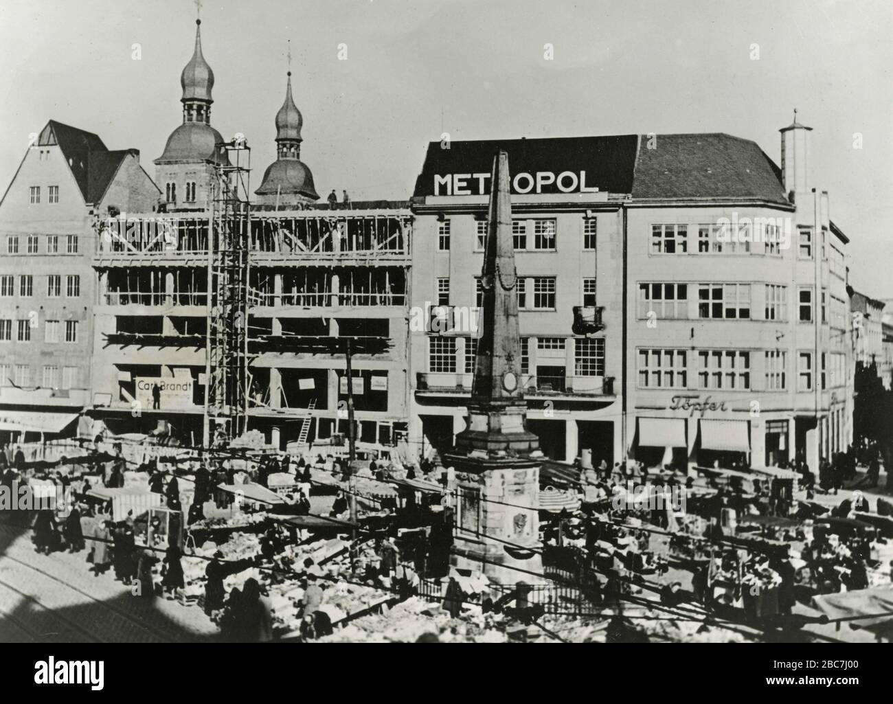 View of the market, Bonn, Germany 1950 Stock Photo - Alamy