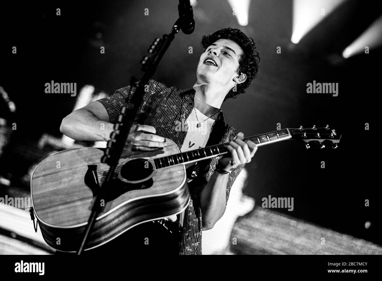 Shawn mendes Black and White Stock Photos & Images - Alamy