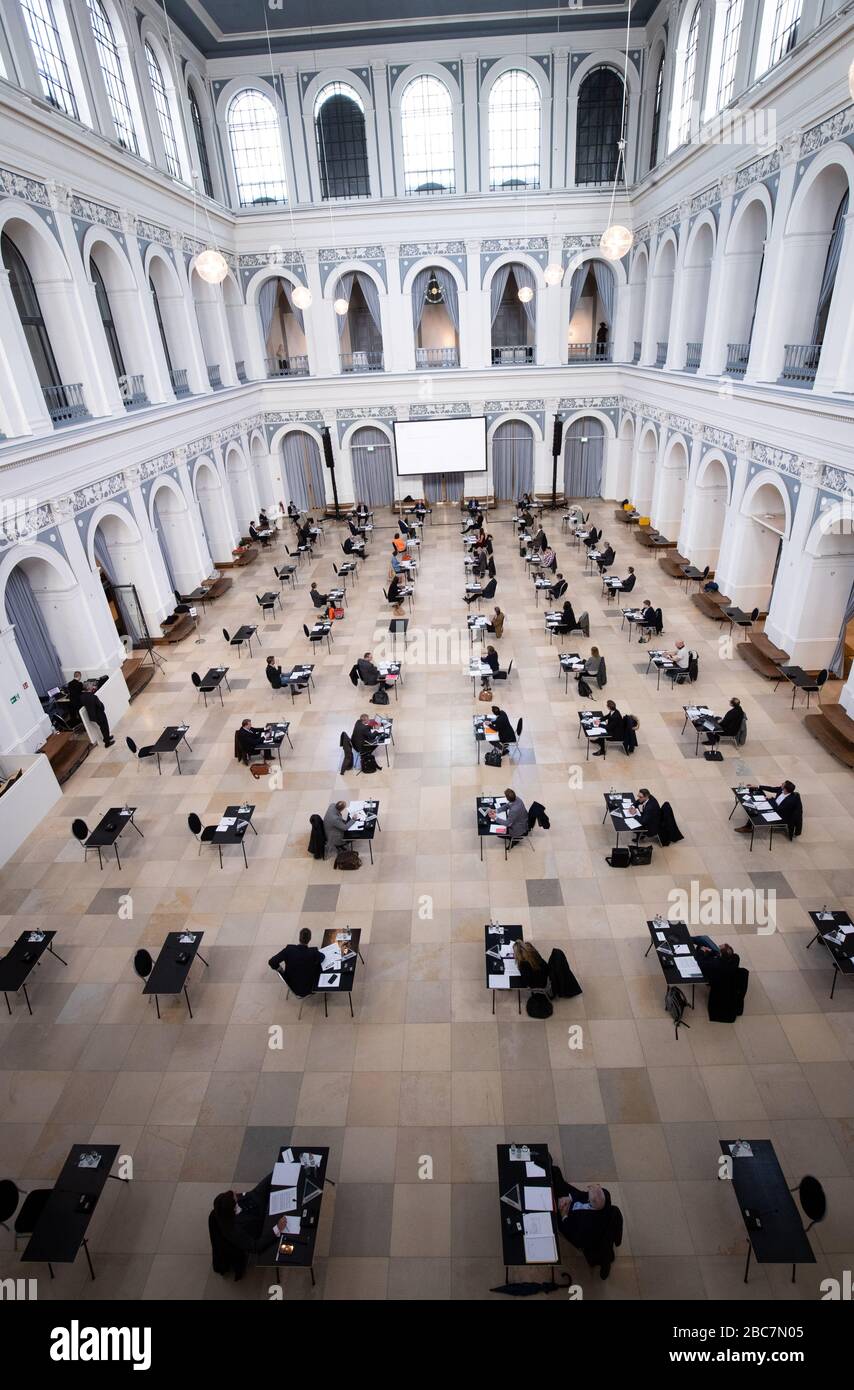 Plenum chamber hi-res stock photography and images - Alamy