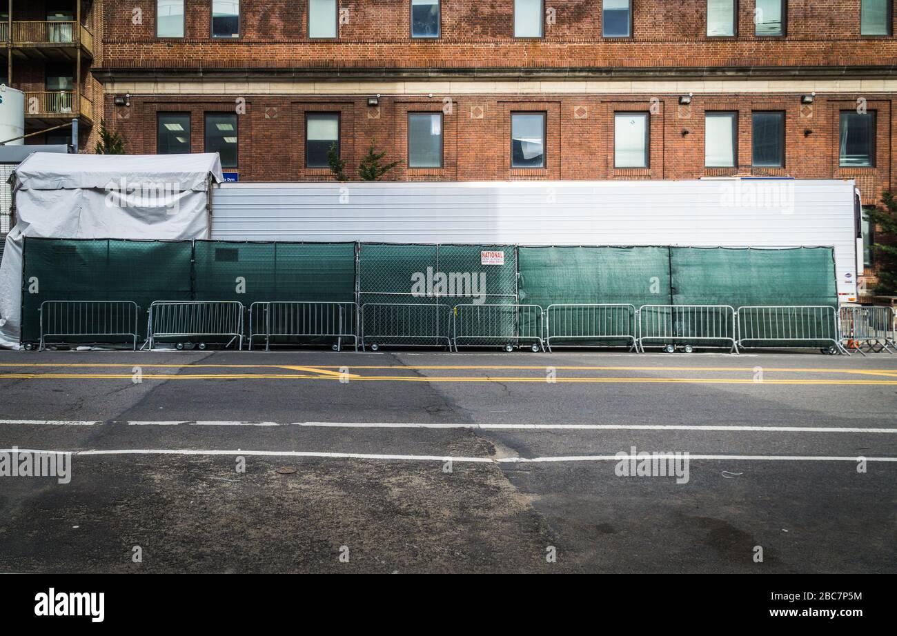 Brooklyn Hospital makeshift morgue during Covid-19 Stock Photo - Alamy
