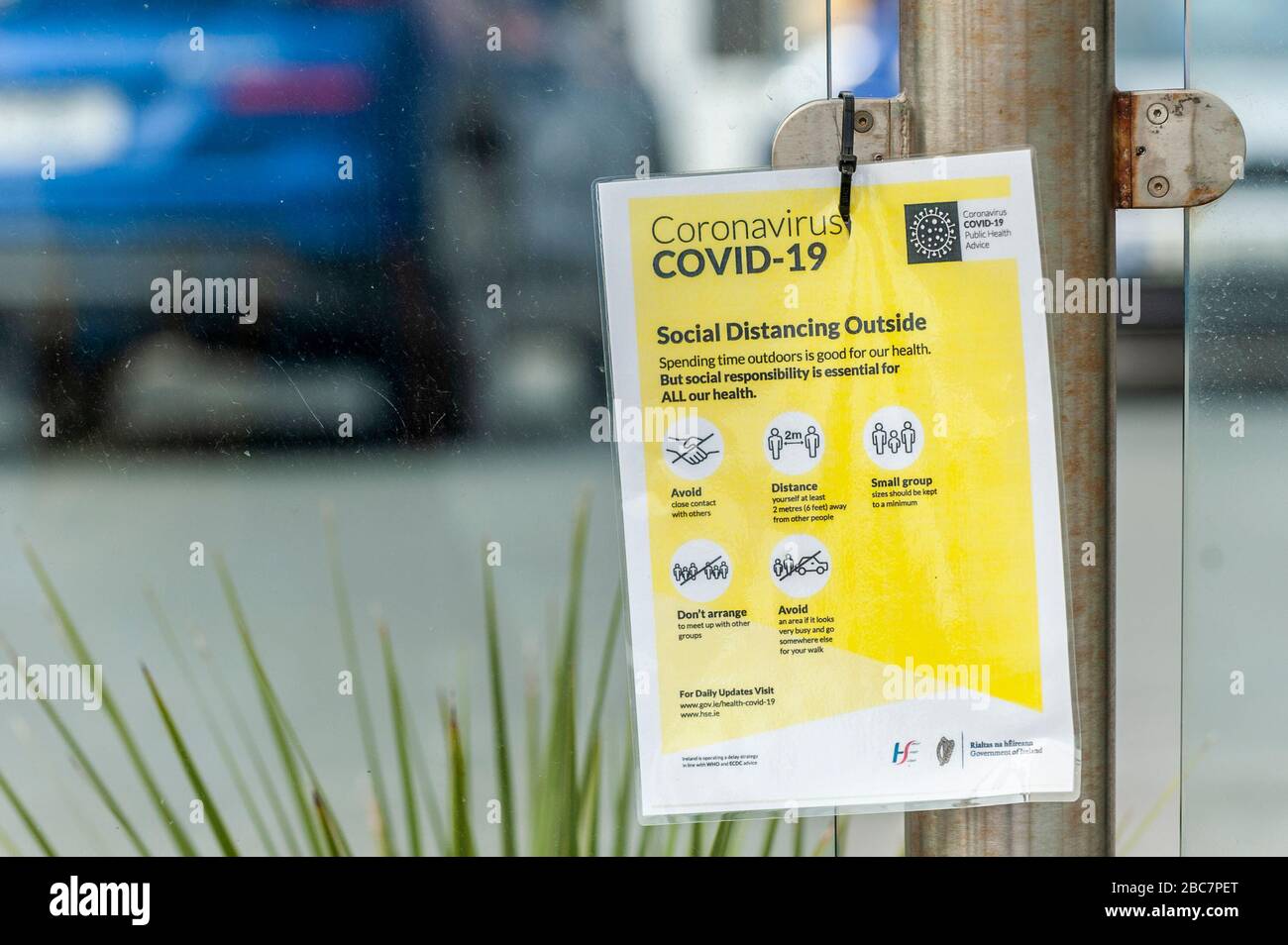 Social distance distancing hi-res stock photography and images - Alamy