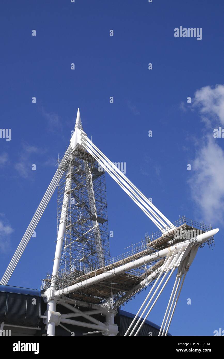 Cable-stayed truss mast with scaffolding, Principality Stadium ...