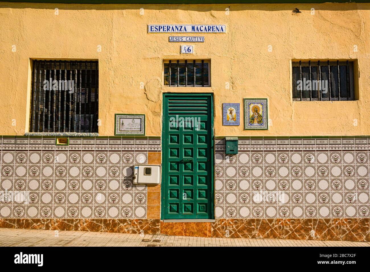 Local house hi-res stock photography and images - Alamy