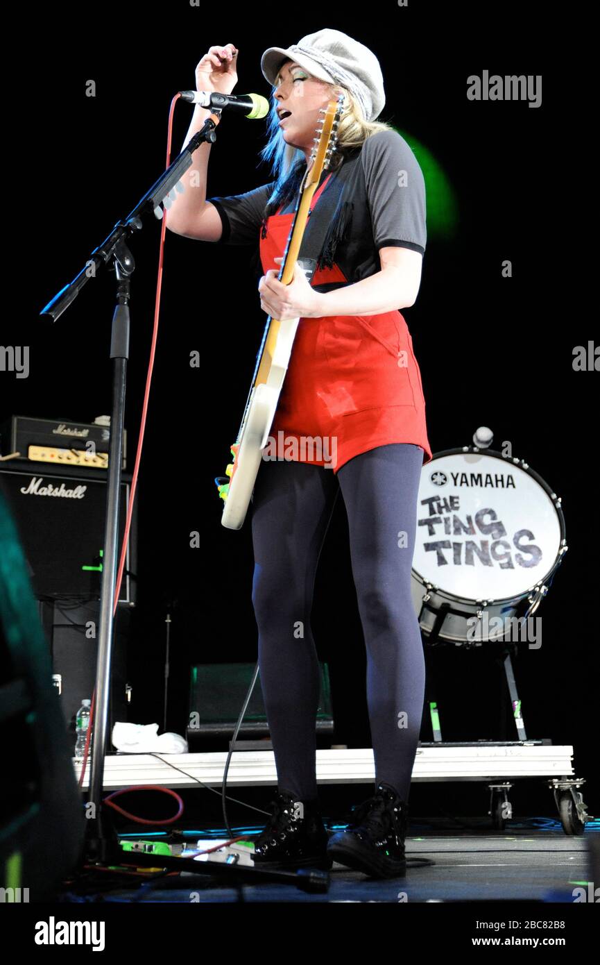 The ting tings in concert hi-res stock photography and images - Alamy