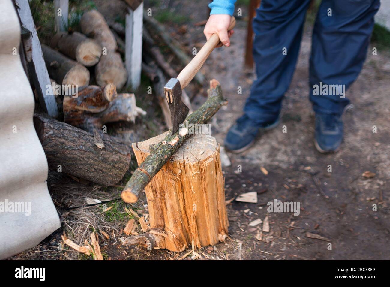 Man Chopping Wood High Resolution Stock Photography and Images - Alamy