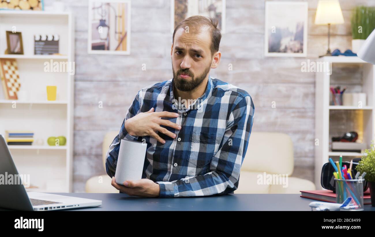 Famous influencer talking about the technology of smart speaker ...