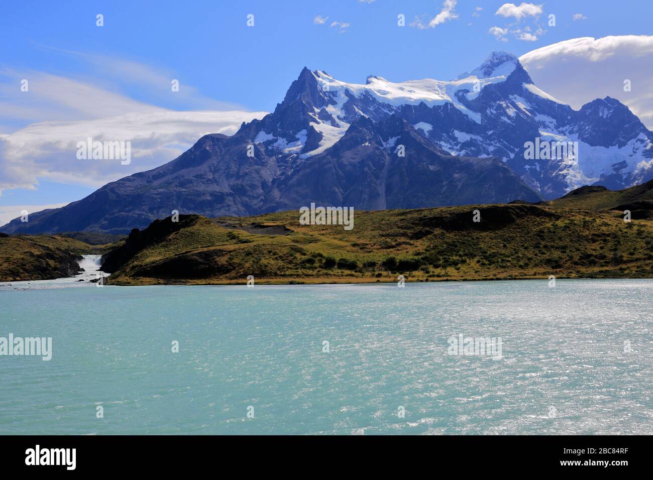 Lago pehoe lake paine massif patagonia hi-res stock photography and ...