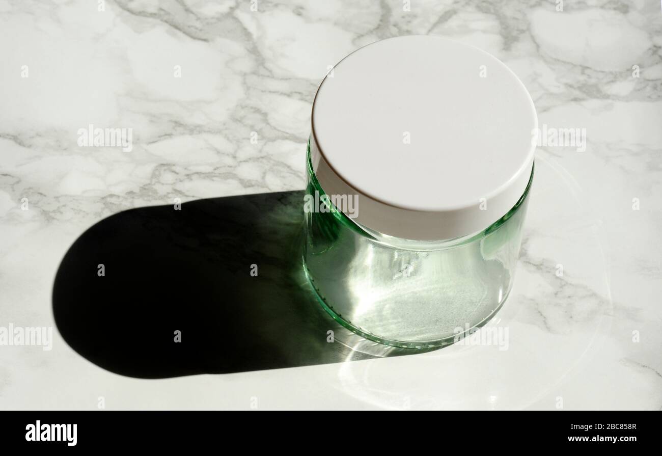 Marble table bath hi-res stock photography and images - Alamy