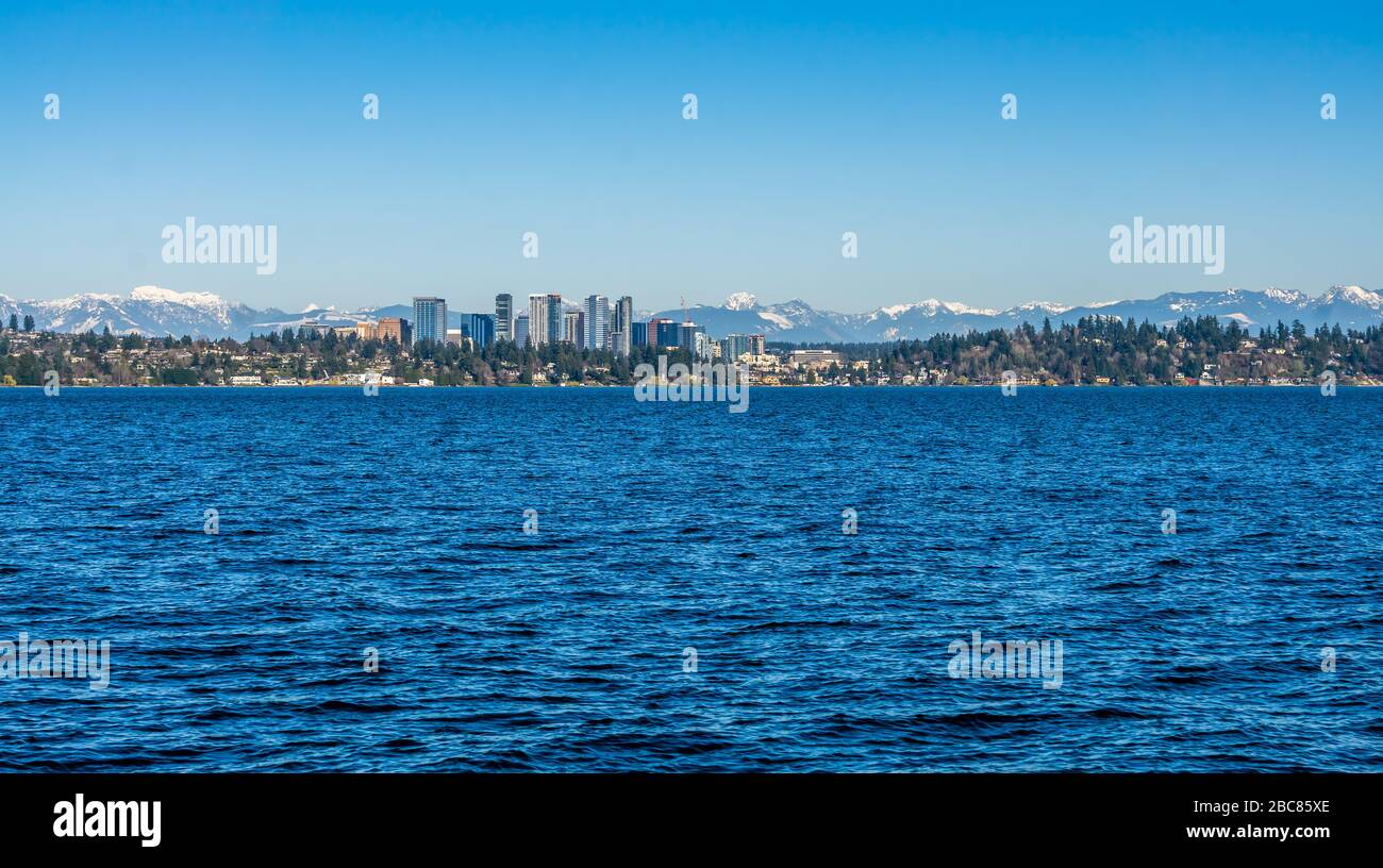 A view of the Bellevue, Washington skyline across Lake Washington Stock ...