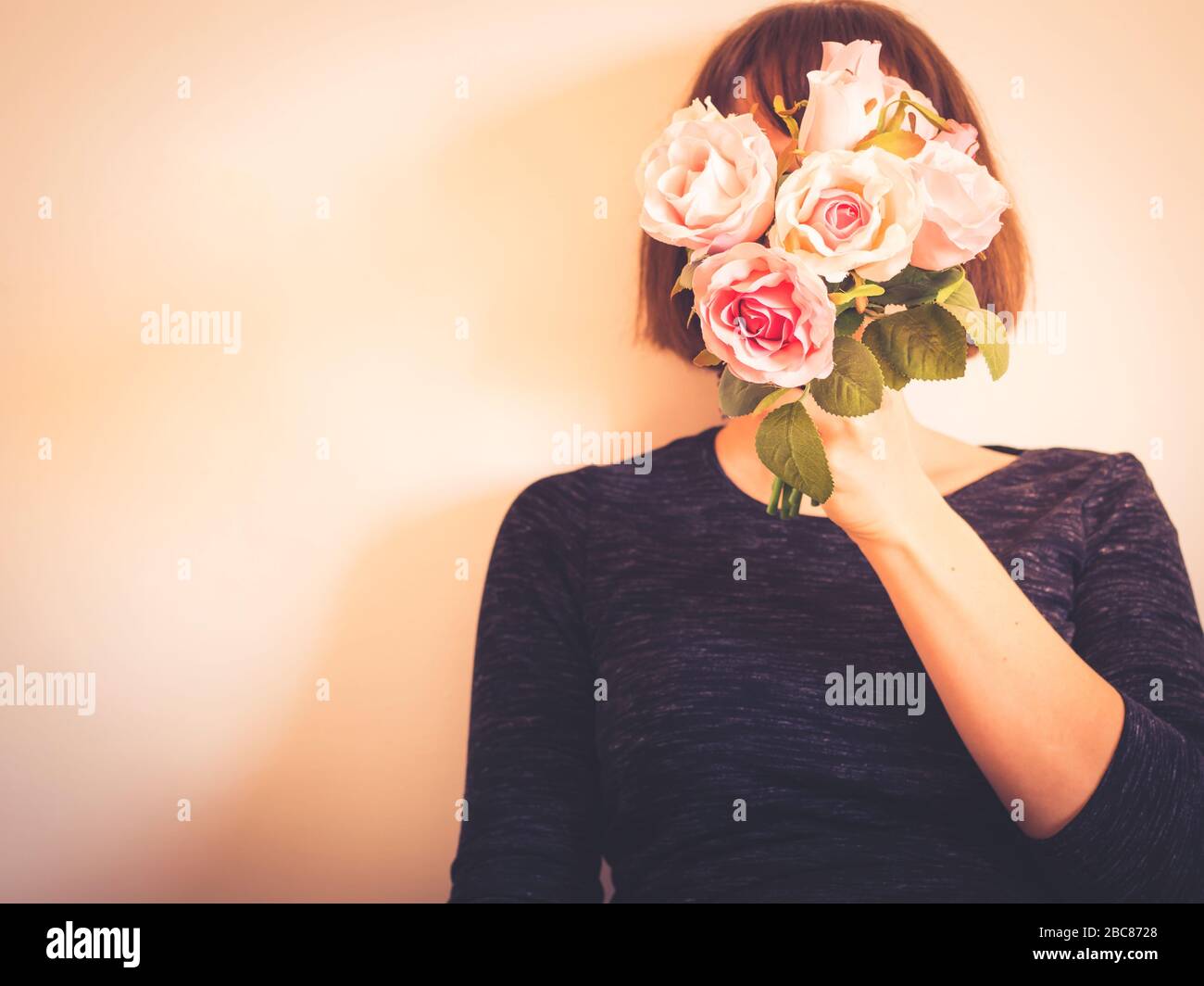 Faceless portrait hi-res stock photography and images - Alamy