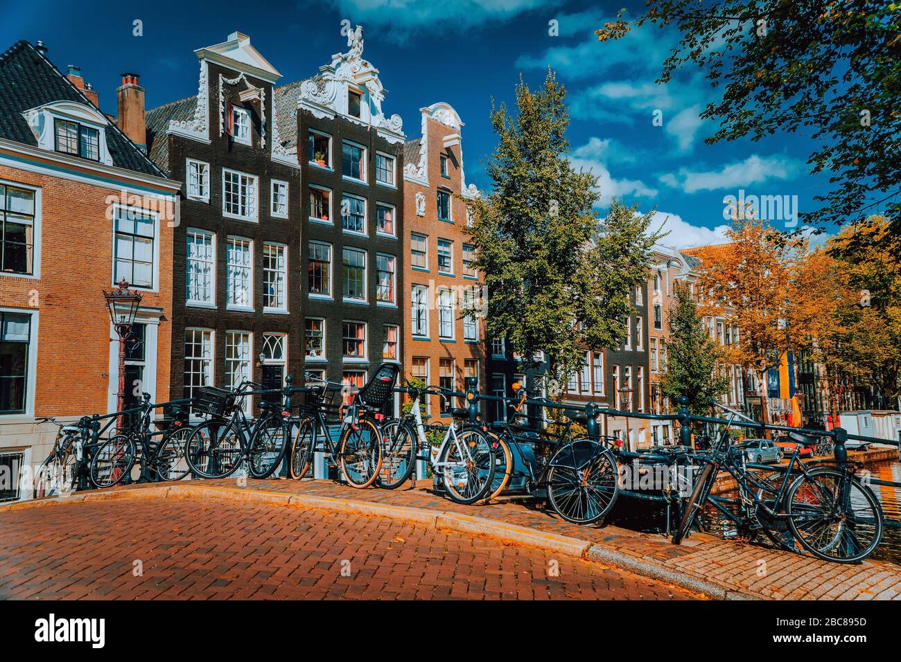 Dutch style houses hi-res stock photography and images - Alamy