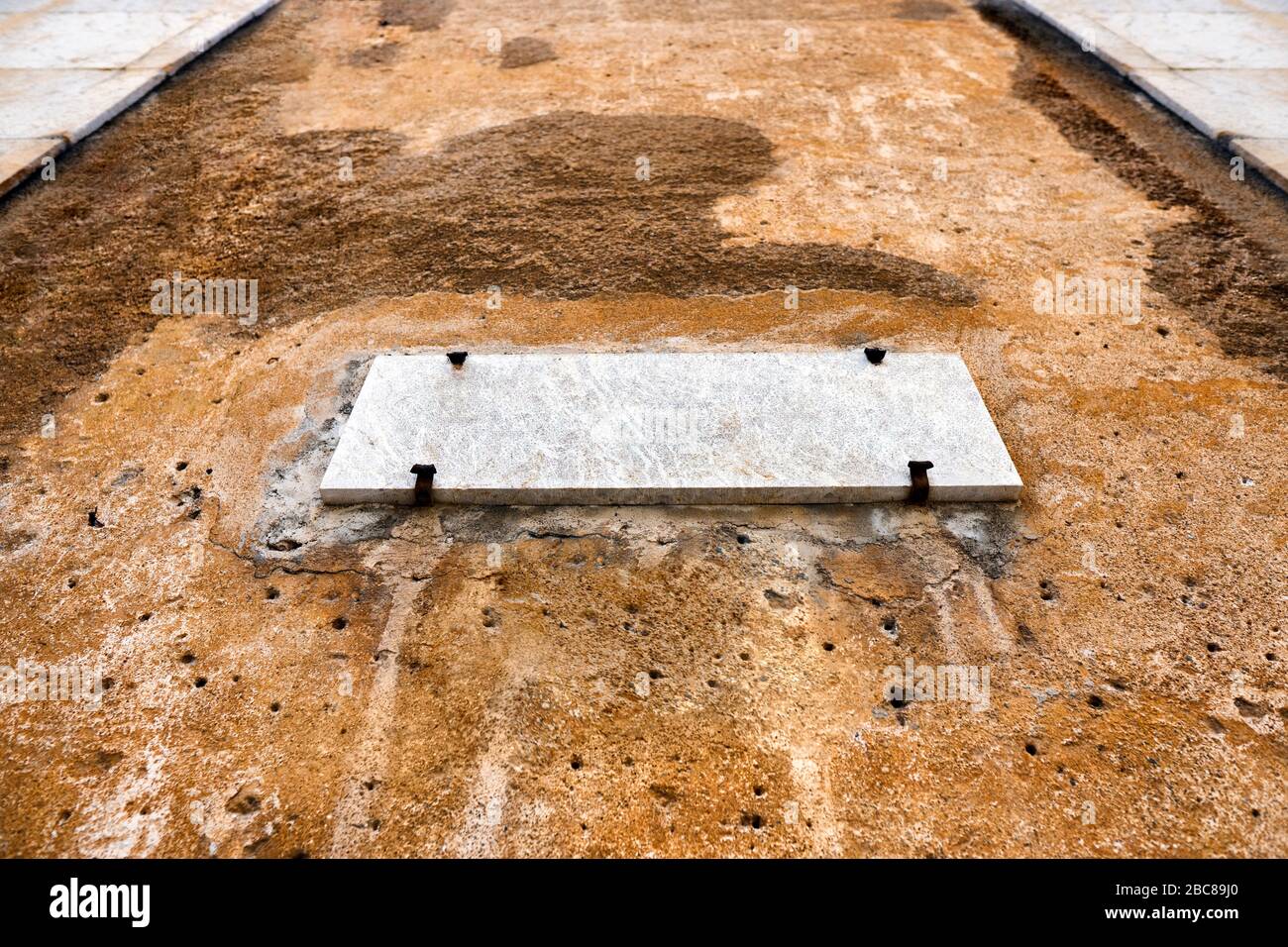 Concrete wall panel hi-res stock photography and images - Alamy