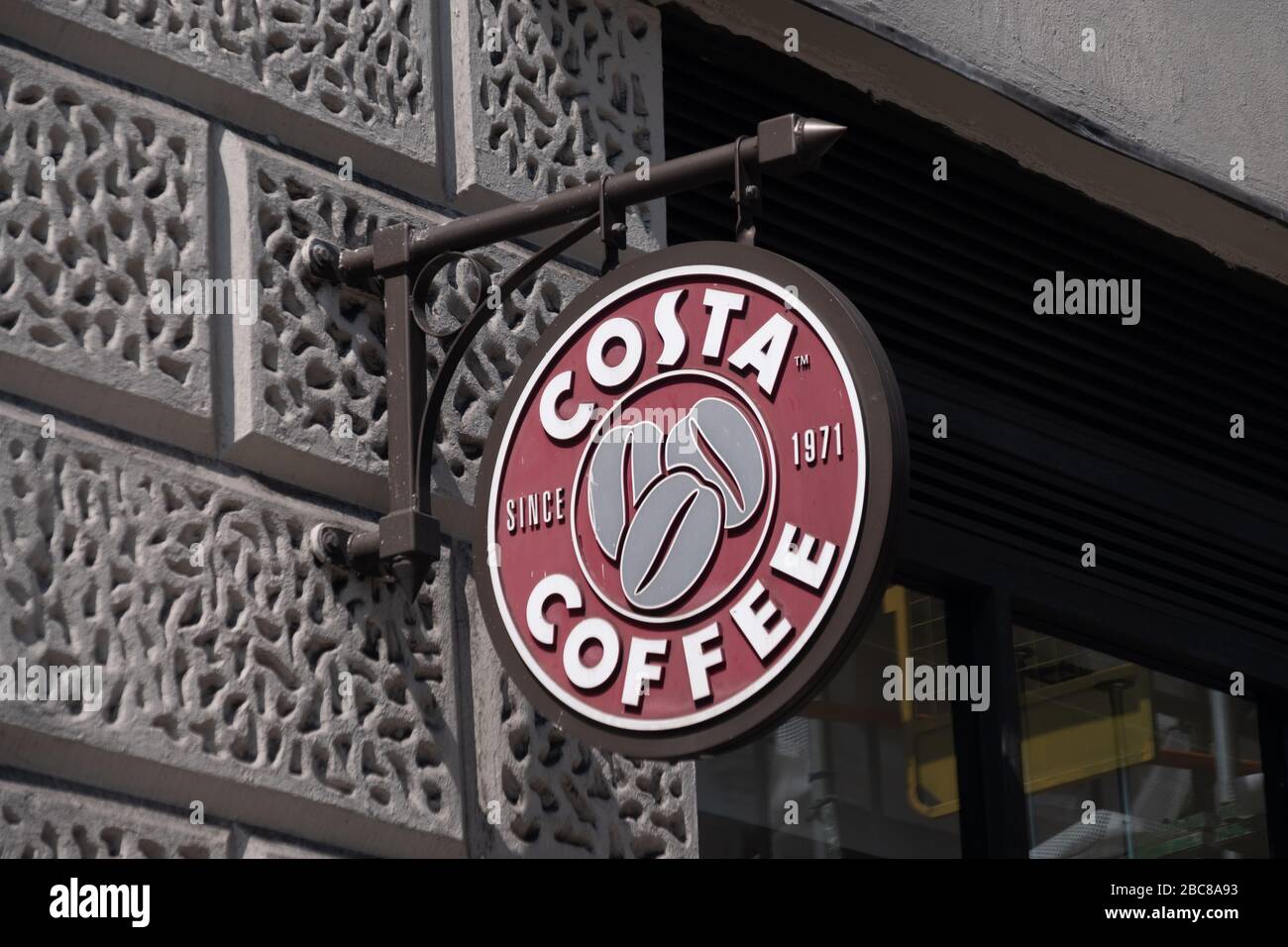 High street coffee shop hi-res stock photography and images - Alamy