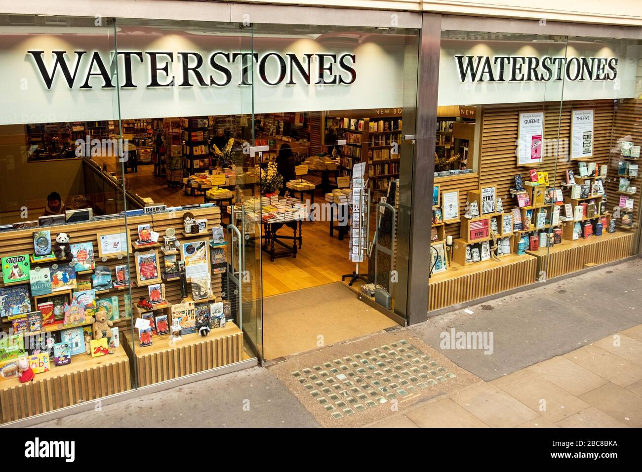 Waterstones, iconic British high street Bookshop brand - exterior logo ...