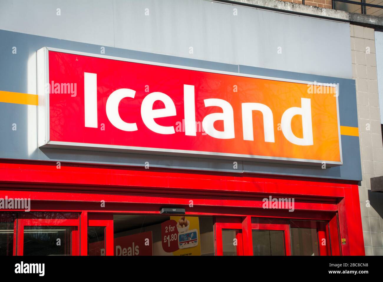 Iceland Foods- British frozen food supermarket- exterior logo / signage ...