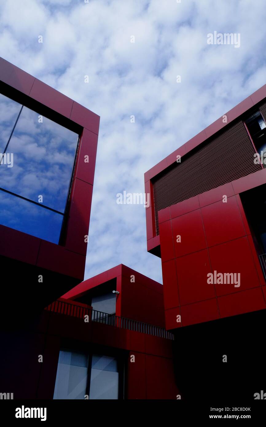 Aluminium composite panel cladding hi-res stock photography and images ...