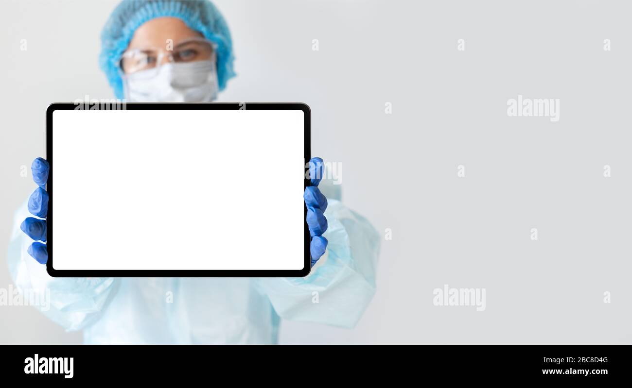 Medical doctor tablet portrait hi-res stock photography and images - Alamy