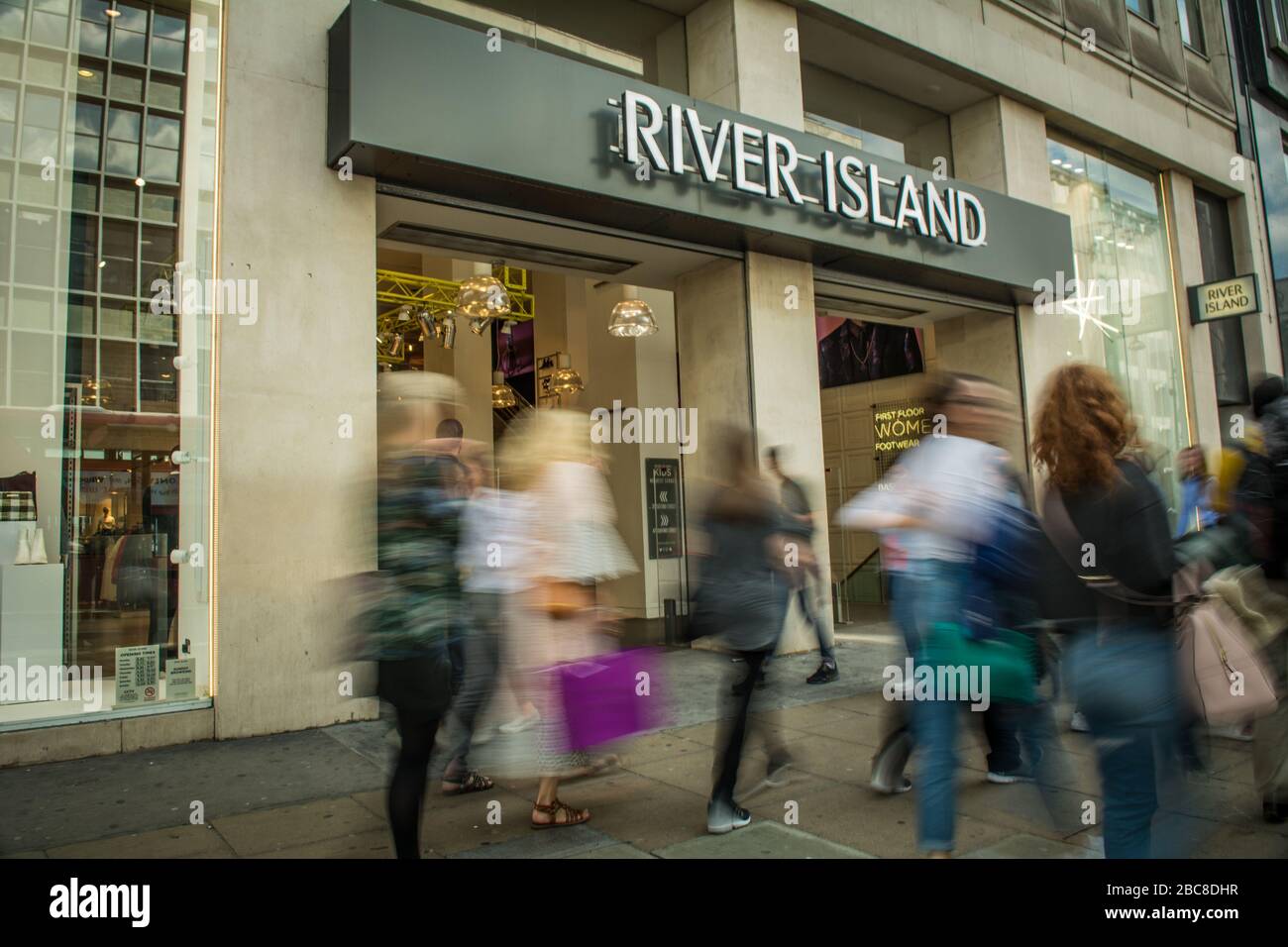 River island hi-res stock photography and images - Alamy