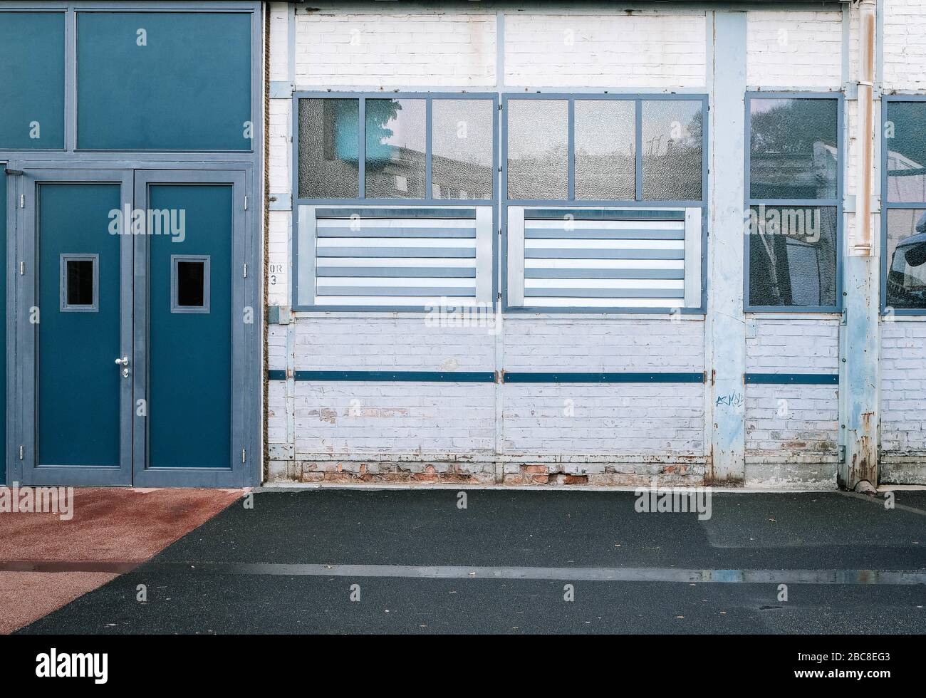 Wall, door, entrance, factory, parking lot, parking, window, pattern ...