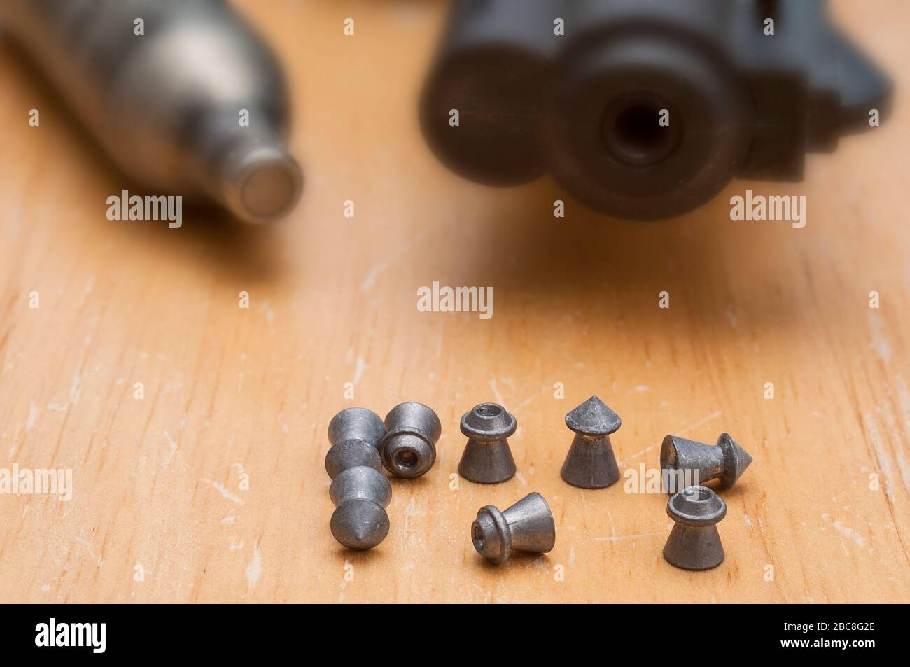 Airgun barrel muzzle, CO2 cartridge, pointed and hollow-point .177 ...