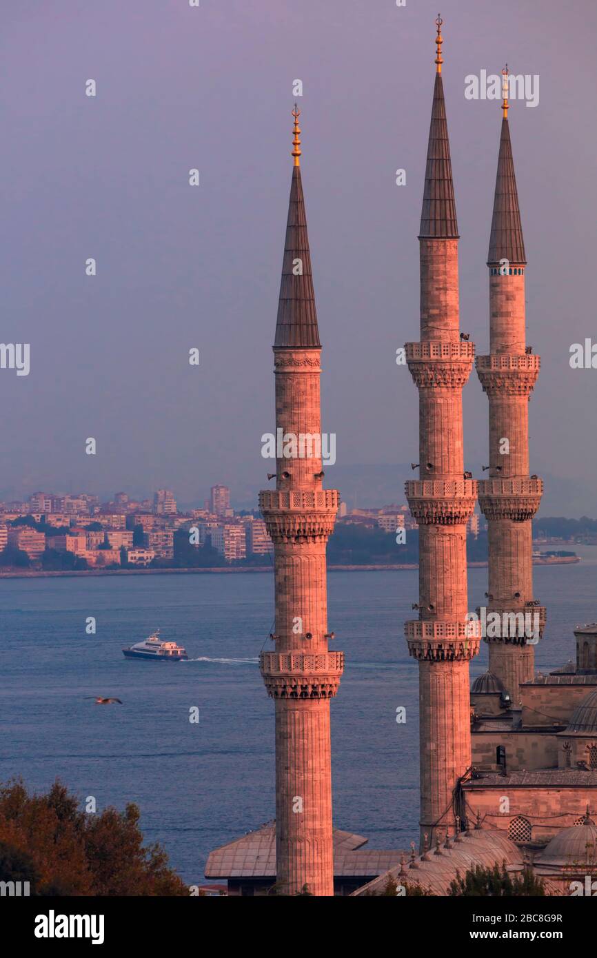 Mosque minarets istanbul hi-res stock photography and images - Alamy