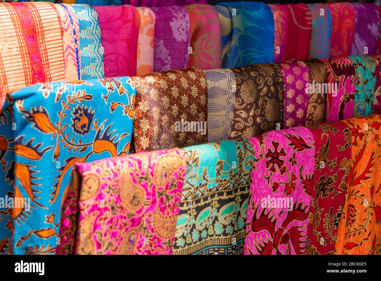 Sarungs hi-res stock photography and images - Alamy