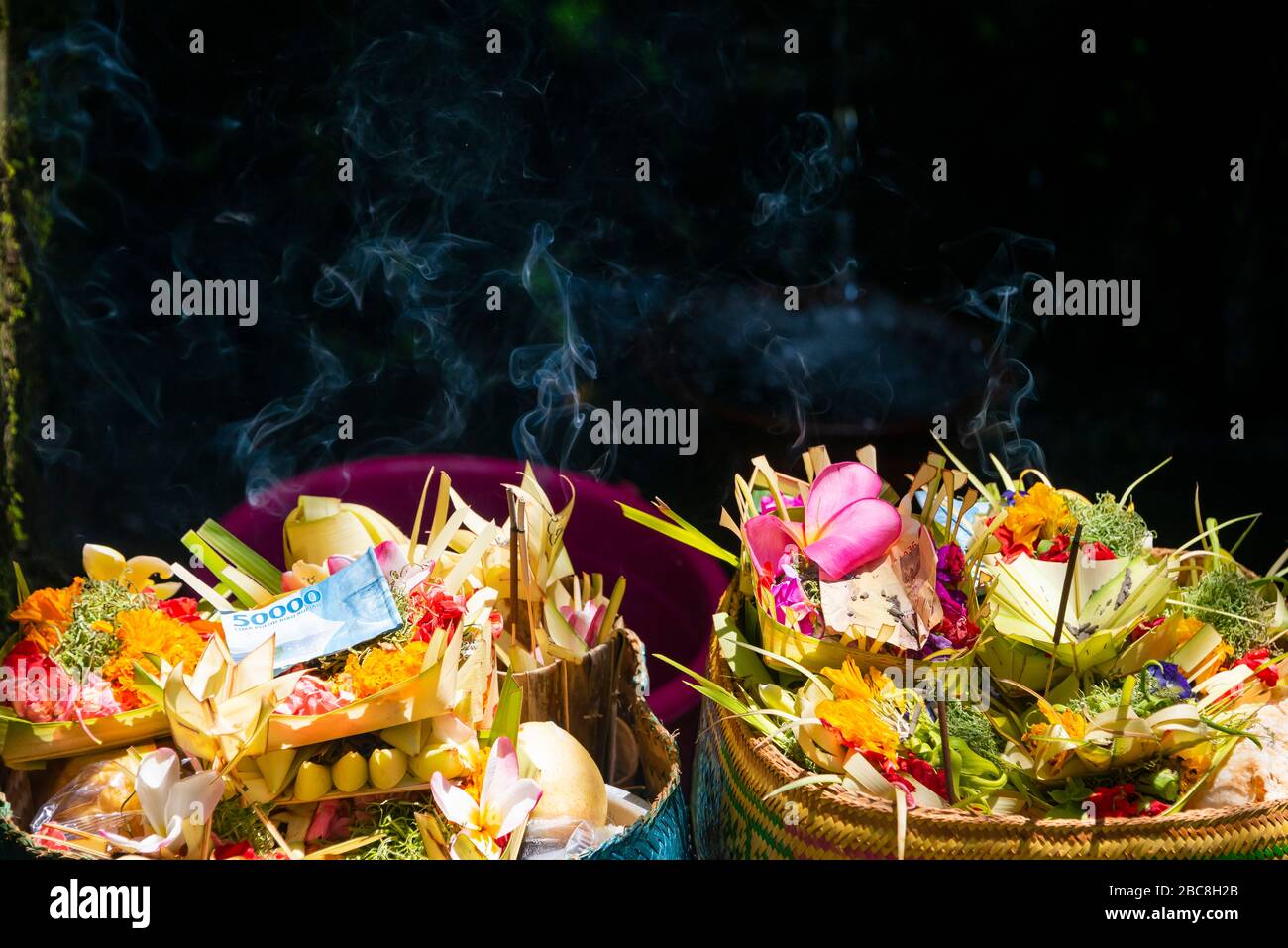 Daily offerings to the gods hi-res stock photography and images - Alamy
