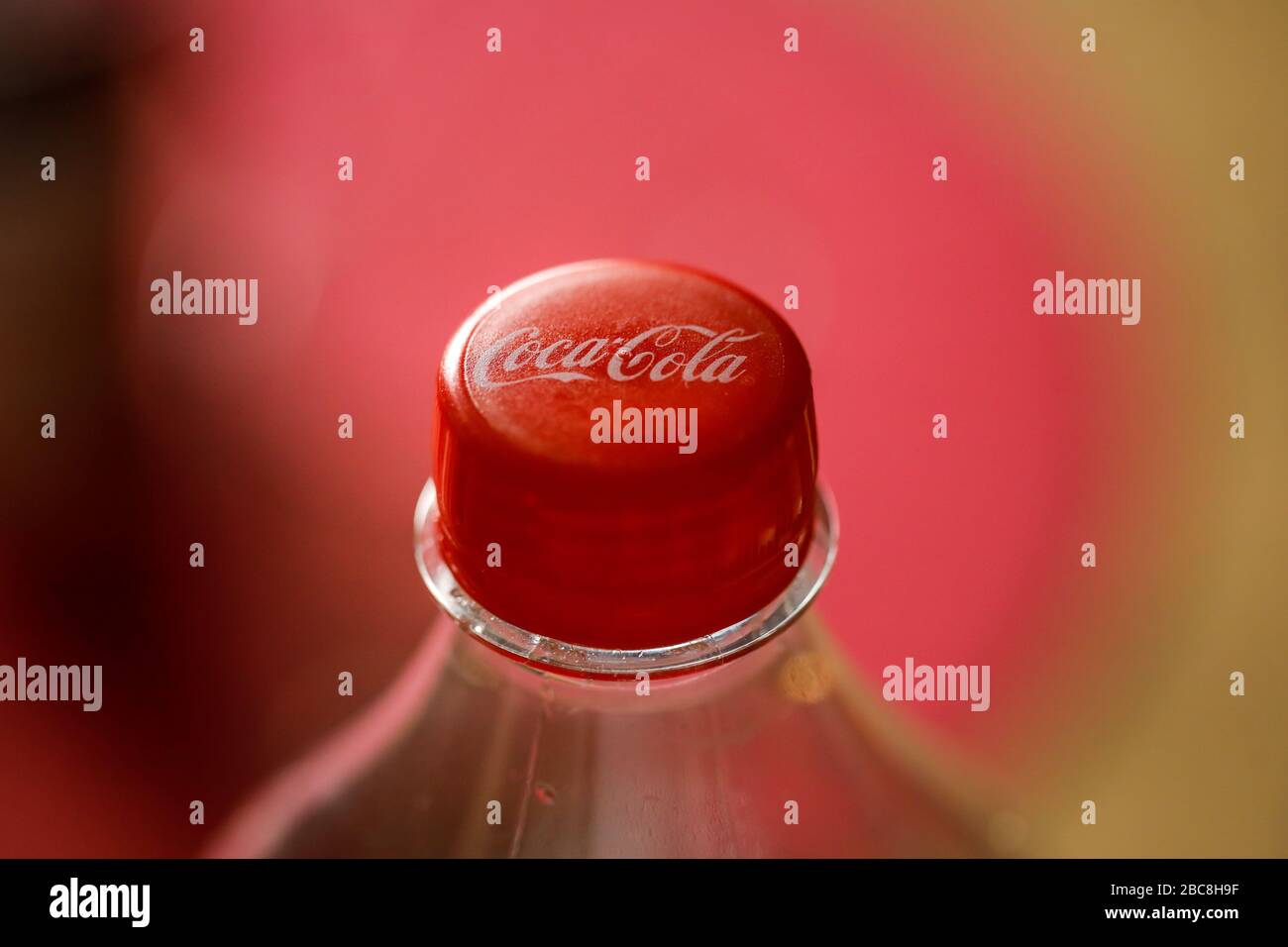 Coca cola bottle cap hi-res stock photography and images - Alamy