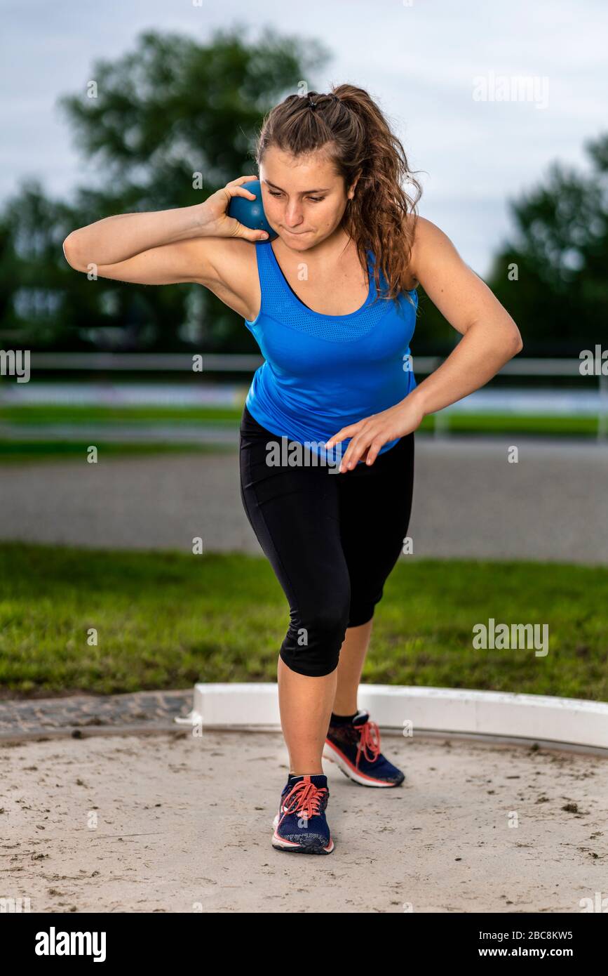 Shot put athletics hi-res stock photography and images - Alamy