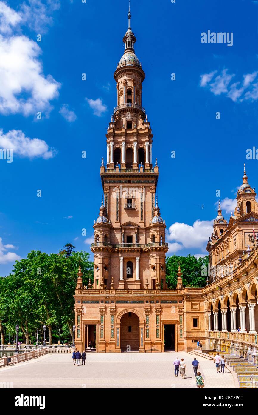 Historical spanish architecture hi-res stock photography and images - Alamy